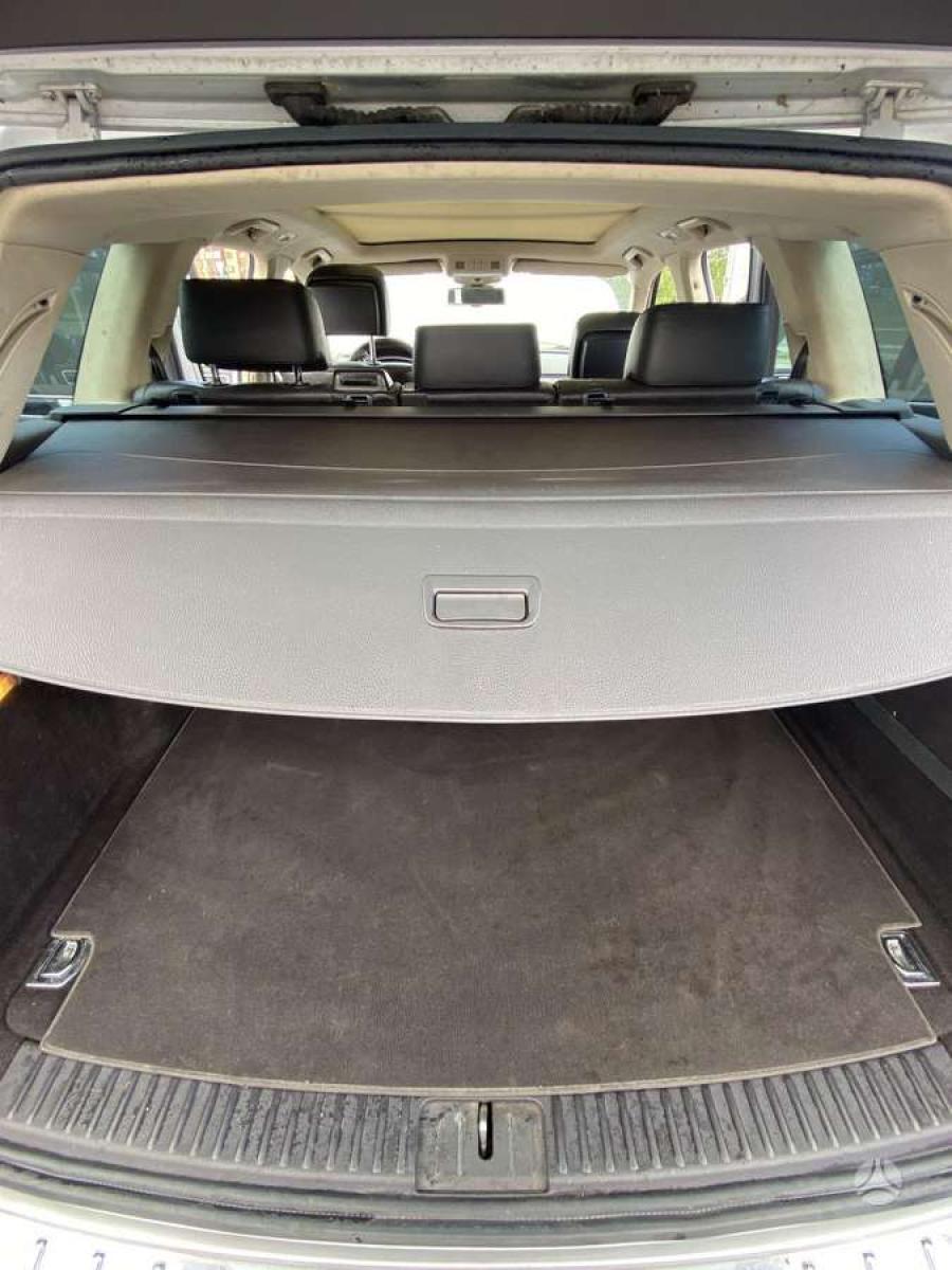 Grey Volkswagen Touareg 2012 in Vilnius, with an engine capacity of 2.97 L and mileage of 410 thousand km for 5999 €, photo 32 on AUTOMOTO.COM.LV