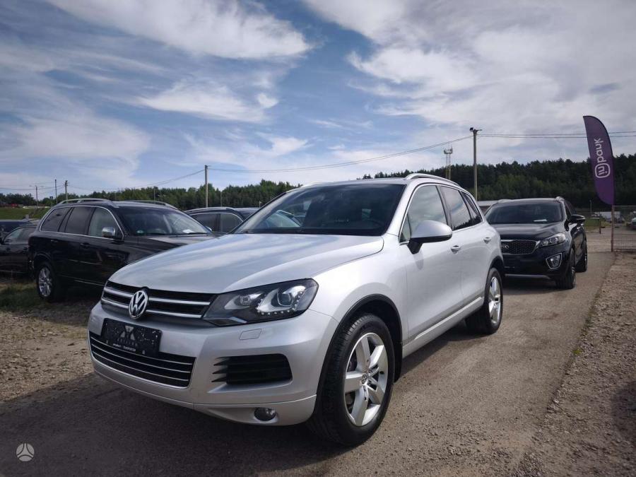 Pelēks Volkswagen Touareg 2012 Viļņa, ar dzinēja tilpumu 3.00 L un nobraukumu 234 tūkst. km par 11950 €, foto 1 vietnē AUTOMOTO.COM.LV