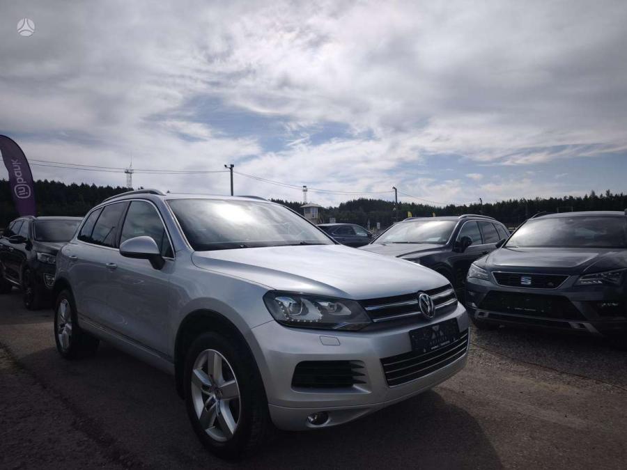 Pelēks Volkswagen Touareg 2012 Viļņa, ar dzinēja tilpumu 3.00 L un nobraukumu 234 tūkst. km par 11950 €, foto 4 vietnē AUTOMOTO.COM.LV