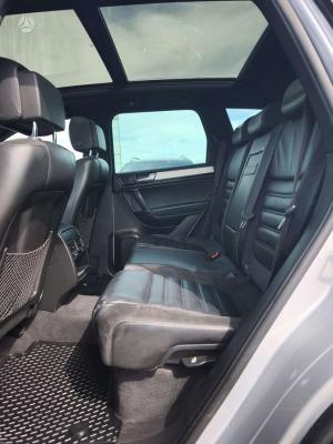 Pelēks Volkswagen Touareg 2012 Viļņa, ar dzinēja tilpumu 3.00 L un nobraukumu 234 tūkst. km par 11950 €, foto 10 vietnē AUTOMOTO.COM.LV