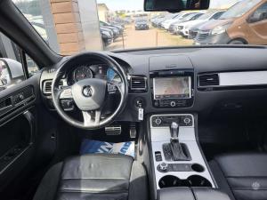 Pelēks Volkswagen Touareg 2012 Viļņa, ar dzinēja tilpumu 3.00 L un nobraukumu 234 tūkst. km par 11950 €, foto 14 vietnē AUTOMOTO.COM.LV