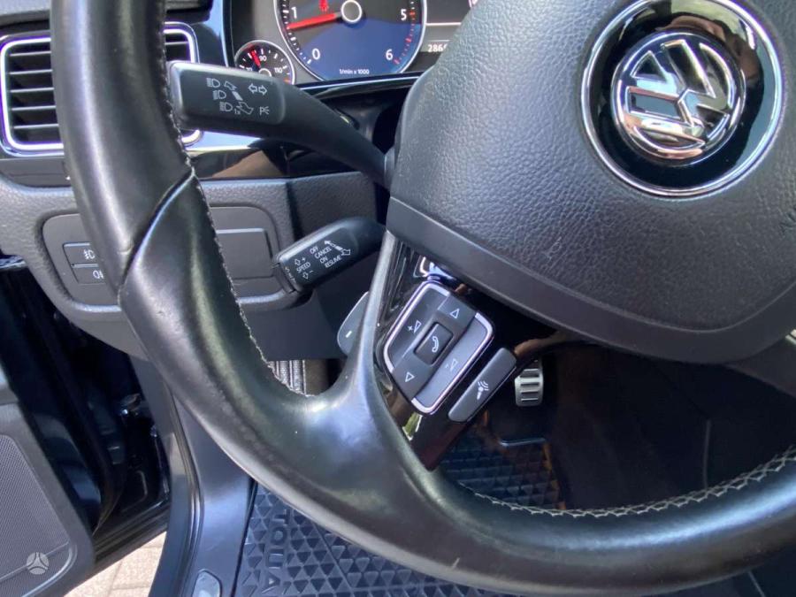 Grey Volkswagen Touareg 2012 in Marijampole, with an engine capacity of 2.97 L and mileage of 286 thousand km for 13550 €, photo 29 on AUTOMOTO.COM.LV