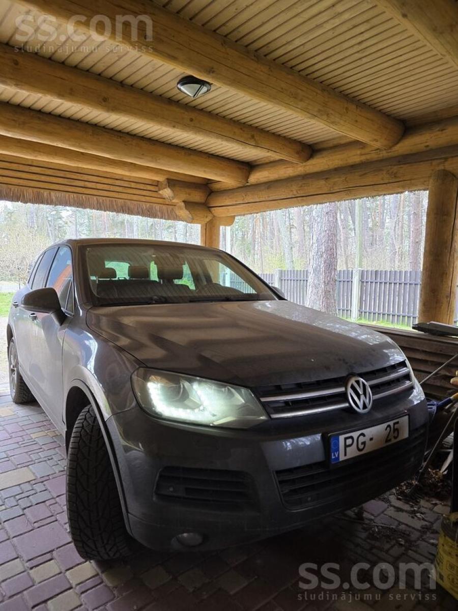 Pelēks Volkswagen Touareg 2012 Jūrmala, ar dzinēja tilpumu 3.00 L un nobraukumu 258 tūkst. km par 9500 €, foto 1 vietnē AUTOMOTO.COM.LV