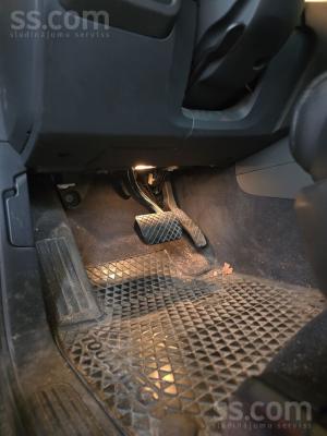 Pelēks Volkswagen Touareg 2012 Jūrmala, ar dzinēja tilpumu 3.00 L un nobraukumu 258 tūkst. km par 9500 €, foto 9 vietnē AUTOMOTO.COM.LV