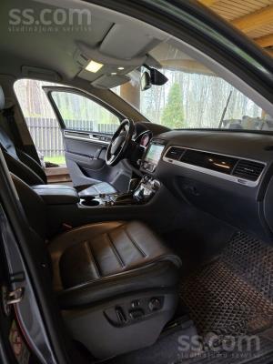 Pelēks Volkswagen Touareg 2012 Jūrmala, ar dzinēja tilpumu 3.00 L un nobraukumu 258 tūkst. km par 9500 €, foto 10 vietnē AUTOMOTO.COM.LV
