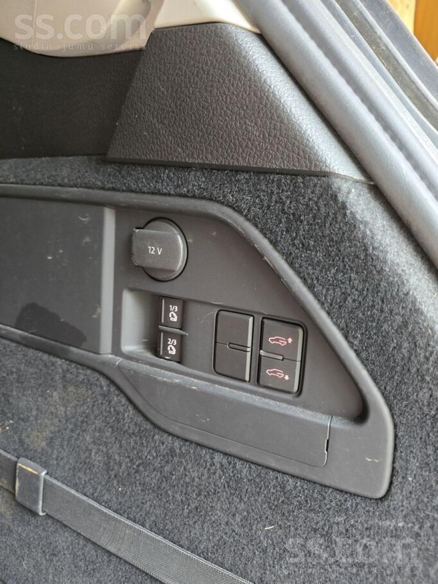 Pelēks Volkswagen Touareg 2012 Jūrmala, ar dzinēja tilpumu 3.00 L un nobraukumu 258 tūkst. km par 9500 €, foto 16 vietnē AUTOMOTO.COM.LV