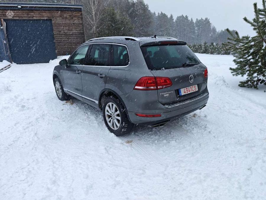 Серый Фольксваген Туарег 2013 в Утена, объемом двигателя 2.97 л и пробегом 200 тыс. км за 13200 €, фото 7 на AUTOMOTO.COM.LV