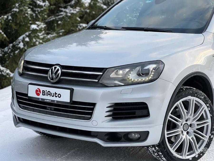Pelēks Volkswagen Touareg 2013 Utena, ar dzinēja tilpumu 2.97 L un nobraukumu 285 tūkst. km par 11950 €, foto 4 vietnē AUTOMOTO.COM.LV