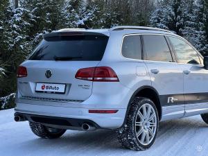 Pelēks Volkswagen Touareg 2013 Utena, ar dzinēja tilpumu 2.97 L un nobraukumu 285 tūkst. km par 11950 €, foto 15 vietnē AUTOMOTO.COM.LV