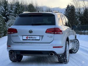 Pelēks Volkswagen Touareg 2013 Utena, ar dzinēja tilpumu 2.97 L un nobraukumu 285 tūkst. km par 11950 €, foto 16 vietnē AUTOMOTO.COM.LV