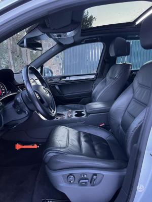Pelēks Volkswagen Touareg 2013 Utena, ar dzinēja tilpumu 2.97 L un nobraukumu 285 tūkst. km par 11950 €, foto 24 vietnē AUTOMOTO.COM.LV