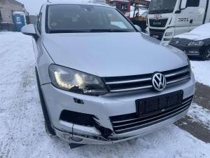 Pelēks Volkswagen Touareg 2013 Marijampole, ar dzinēja tilpumu 2.97 L un nobraukumu 480 tūkst. km par 6700 €, foto  vietnē AUTOMOTO.COM.LV