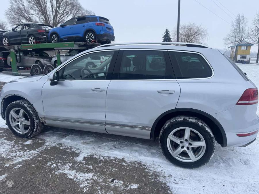 Серый Фольксваген Туарег 2013 в Мариямполе, объемом двигателя 2.97 л и пробегом 480 тыс. км за 6700 €, фото 6 на AUTOMOTO.COM.LV