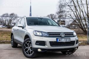 Pelēks Volkswagen Touareg 2013 Rīga, ar dzinēja tilpumu 3.00 L un nobraukumu 457 tūkst. km par 9990 €, foto 3 vietnē AUTOMOTO.COM.LV