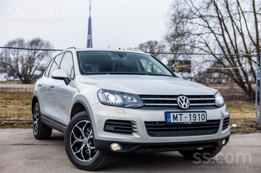 Pelēks Volkswagen Touareg 2013 Rīga, ar dzinēja tilpumu 3.00 L un nobraukumu 457 tūkst. km par 9990 €, foto 3 vietnē AUTOMOTO.COM.LV