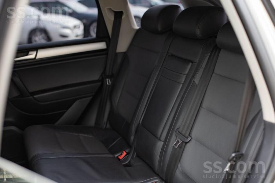 Pelēks Volkswagen Touareg 2013 Rīga, ar dzinēja tilpumu 3.00 L un nobraukumu 457 tūkst. km par 9990 €, foto 11 vietnē AUTOMOTO.COM.LV