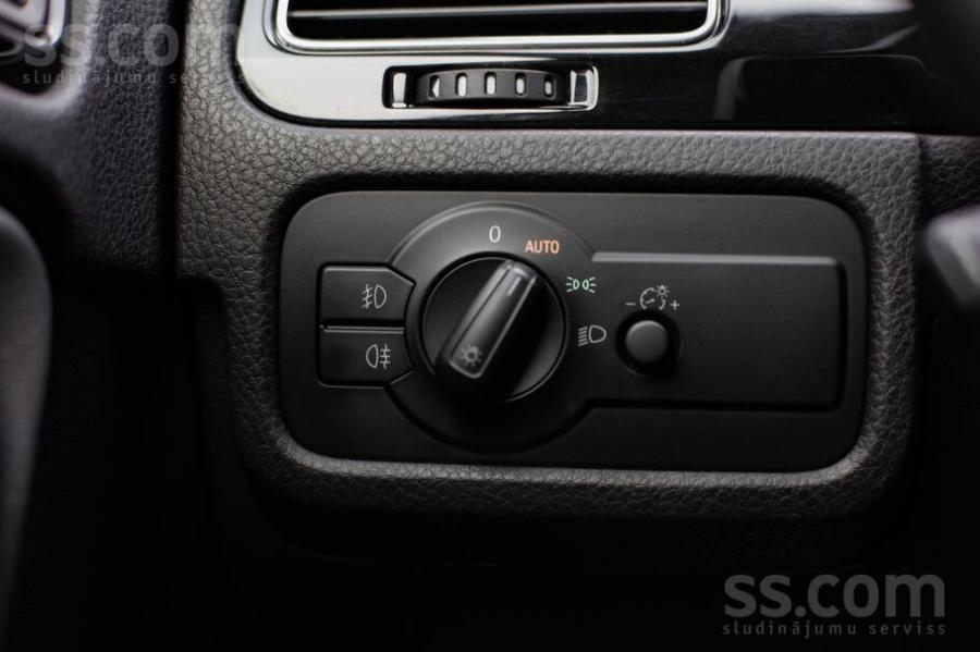 Pelēks Volkswagen Touareg 2013 Rīga, ar dzinēja tilpumu 3.00 L un nobraukumu 457 tūkst. km par 9990 €, foto 16 vietnē AUTOMOTO.COM.LV