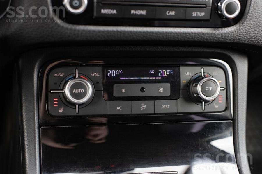 Pelēks Volkswagen Touareg 2013 Rīga, ar dzinēja tilpumu 3.00 L un nobraukumu 457 tūkst. km par 9990 €, foto 20 vietnē AUTOMOTO.COM.LV