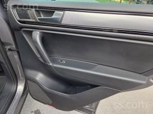 Grey Volkswagen Touareg 2013 in Daugavpils, with an engine capacity of 3.00 L and mileage of 215 thousand km for 14990 €, photo 11 on AUTOMOTO.COM.LV