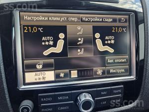 Grey Volkswagen Touareg 2013 in Daugavpils, with an engine capacity of 3.00 L and mileage of 215 thousand km for 14990 €, photo 25 on AUTOMOTO.COM.LV
