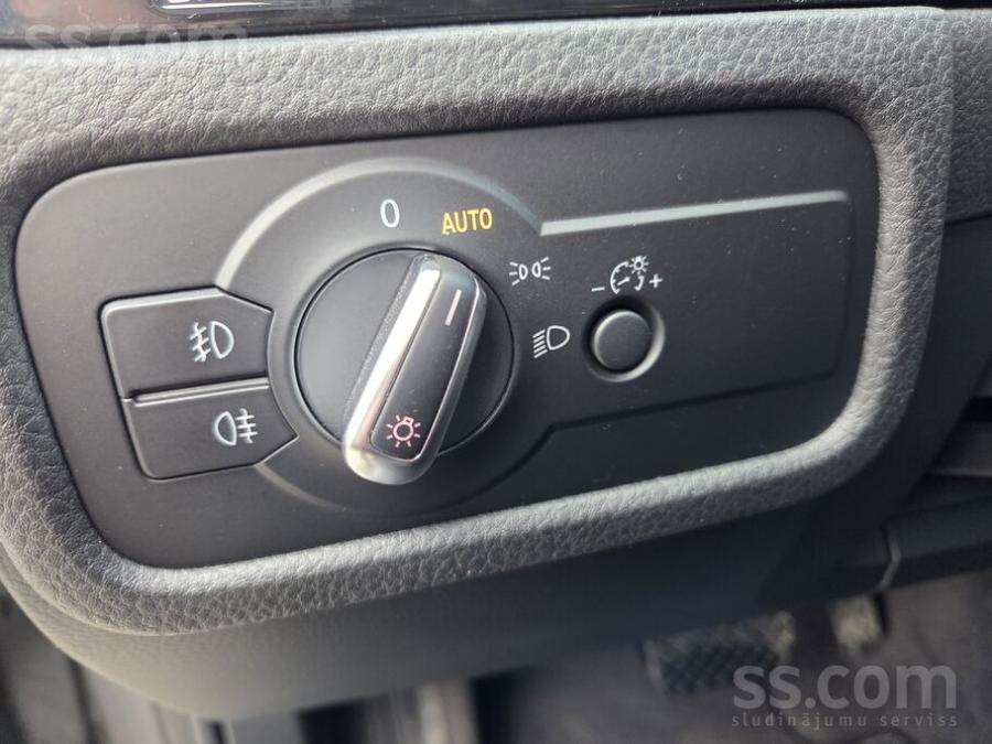 Grey Volkswagen Touareg 2013 in Daugavpils, with an engine capacity of 3.00 L and mileage of 215 thousand km for 14990 €, photo 28 on AUTOMOTO.COM.LV