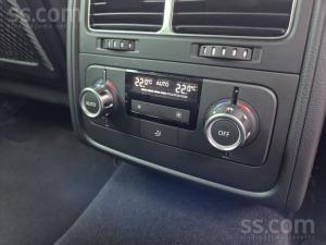 Grey Volkswagen Touareg 2013 in Daugavpils, with an engine capacity of 3.00 L and mileage of 215 thousand km for 14990 €, photo 31 on AUTOMOTO.COM.LV