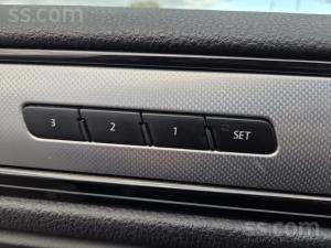 Grey Volkswagen Touareg 2013 in Daugavpils, with an engine capacity of 3.00 L and mileage of 215 thousand km for 14990 €, photo 34 on AUTOMOTO.COM.LV
