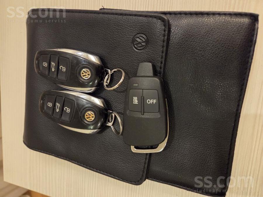 Grey Volkswagen Touareg 2013 in Daugavpils, with an engine capacity of 3.00 L and mileage of 215 thousand km for 14990 €, photo 36 on AUTOMOTO.COM.LV