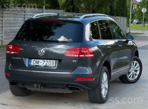 Grey Volkswagen Touareg 2013 in Jelgava, with an engine capacity of 3.60 L and mileage of 217 thousand km for 13800 €, photo 4 on AUTOMOTO.COM.LV