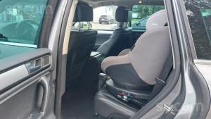 Grey Volkswagen Touareg 2013 in Riga, with an engine capacity of 3.00 L and mileage of 300 thousand km for 7700 €, photo 10 on AUTOMOTO.COM.LV