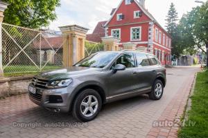 Pelēks Volkswagen Touareg 2013 Tallina, ar dzinēja tilpumu 3.00 L un nobraukumu 263 tūkst. km par 12900 €, foto  vietnē AUTOMOTO.COM.LV