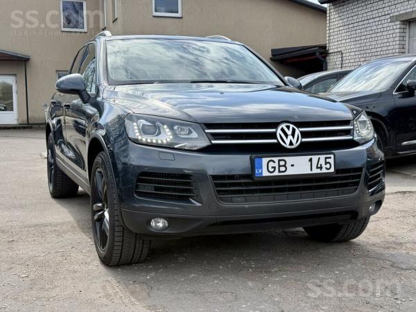 Volkswagen Touareg 2013 in Riga on AUTOMOTO.COM.LV Grey Volkswagen Touareg 2013 in Riga, with an engine capacity of 3.00 L and mileage of 0 thousand km for 10600 €, photo 1 on AUTOMOTO.COM.LV