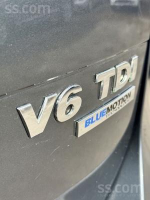 Pelēks Volkswagen Touareg 2013 Rīga, ar dzinēja tilpumu 3.00 L un nobraukumu 0 tūkst. km par 10600 €, foto 12 vietnē AUTOMOTO.COM.LV