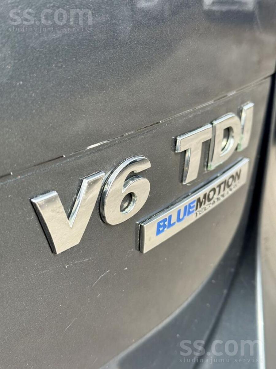 Pelēks Volkswagen Touareg 2013 Rīga, ar dzinēja tilpumu 3.00 L un nobraukumu 0 tūkst. km par 10600 €, foto 12 vietnē AUTOMOTO.COM.LV