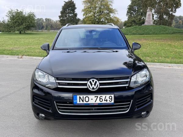 Pelēks Volkswagen Touareg 2013 Rīga, ar dzinēja tilpumu 3.00 L un nobraukumu 0 tūkst. km par 7650 €, foto 3 vietnē AUTOMOTO.COM.LV