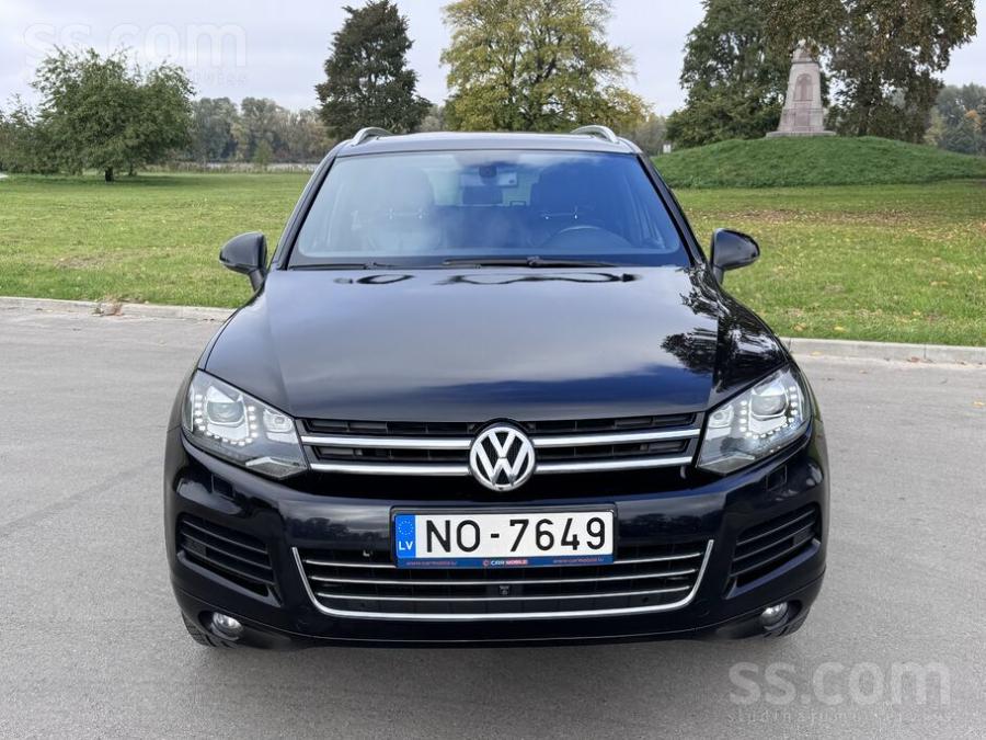 Pelēks Volkswagen Touareg 2013 Rīga, ar dzinēja tilpumu 3.00 L un nobraukumu 0 tūkst. km par 7650 €, foto 3 vietnē AUTOMOTO.COM.LV