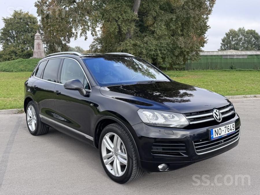 Pelēks Volkswagen Touareg 2013 Rīga, ar dzinēja tilpumu 3.00 L un nobraukumu 0 tūkst. km par 7650 €, foto 4 vietnē AUTOMOTO.COM.LV