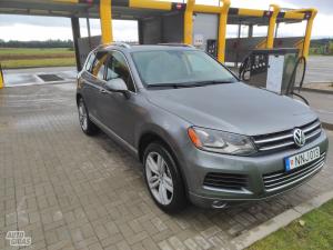 Pelēks Volkswagen Touareg 2013 Širvintos, ar dzinēja tilpumu 3.00 L un nobraukumu 290 tūkst. km par 10800 €, foto 4 vietnē AUTOMOTO.COM.LV