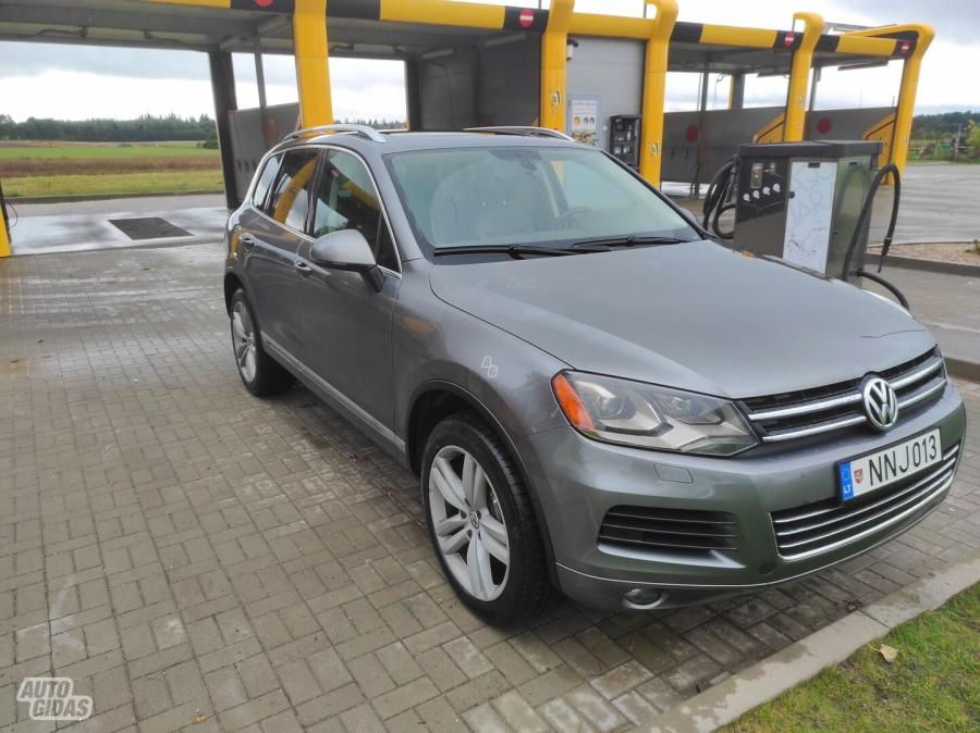 Pelēks Volkswagen Touareg 2013 Širvintos, ar dzinēja tilpumu 3.00 L un nobraukumu 290 tūkst. km par 10800 €, foto 4 vietnē AUTOMOTO.COM.LV