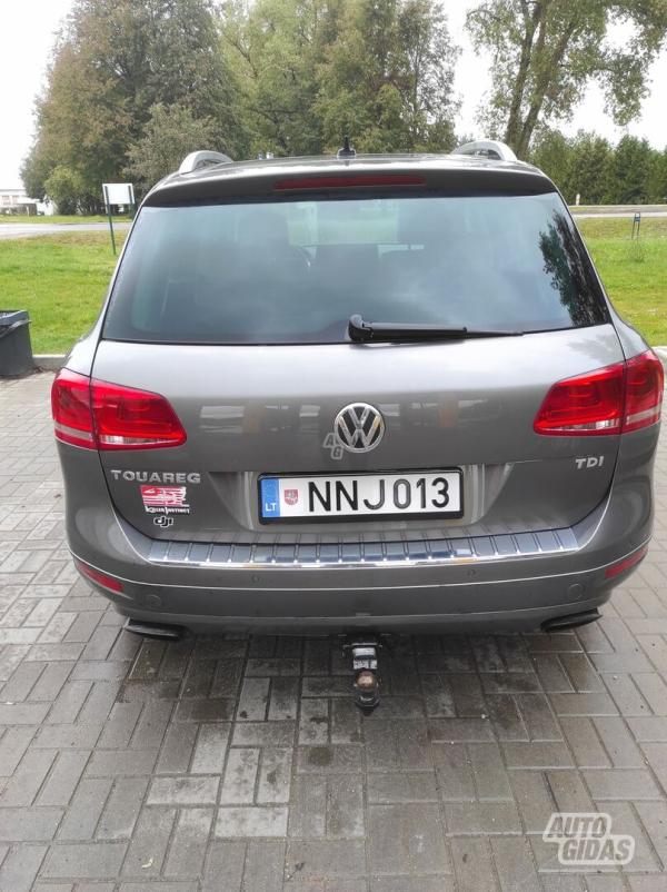 Volkswagen Touareg 2013 in Sirvintos on AUTOMOTO.COM.LV Grey Volkswagen Touareg 2013 in Sirvintos, with an engine capacity of 3.00 L and mileage of 290 thousand km for 10800 €, photo 6 on AUTOMOTO.COM.LV
