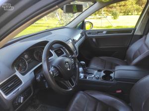 Pelēks Volkswagen Touareg 2013 Širvintos, ar dzinēja tilpumu 3.00 L un nobraukumu 290 tūkst. km par 10800 €, foto 8 vietnē AUTOMOTO.COM.LV