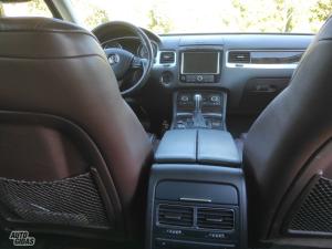 Pelēks Volkswagen Touareg 2013 Širvintos, ar dzinēja tilpumu 3.00 L un nobraukumu 290 tūkst. km par 10800 €, foto 12 vietnē AUTOMOTO.COM.LV