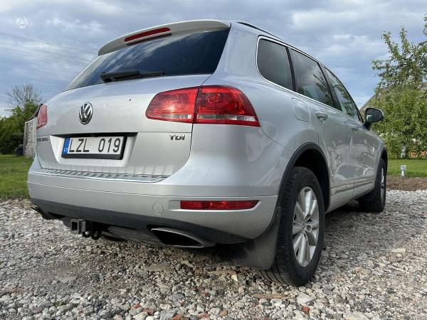 Pelēks Volkswagen Touareg 2014 Kauņa, ar dzinēja tilpumu 2.97 L un nobraukumu 305 tūkst. km par 11500 €, foto 5 vietnē AUTOMOTO.COM.LV