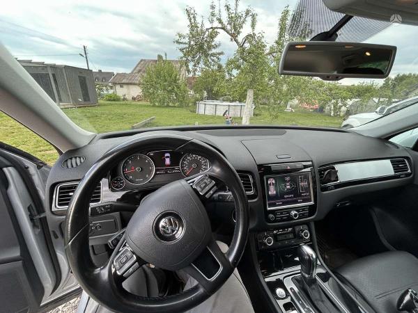Pelēks Volkswagen Touareg 2014 Kauņa, ar dzinēja tilpumu 2.97 L un nobraukumu 305 tūkst. km par 11500 €, foto 10 vietnē AUTOMOTO.COM.LV