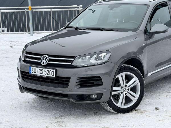 Pelēks Volkswagen Touareg 2014 Jonava, ar dzinēja tilpumu 2.97 L un nobraukumu 288 tūkst. km par 12950 €, foto 3 vietnē AUTOMOTO.COM.LV