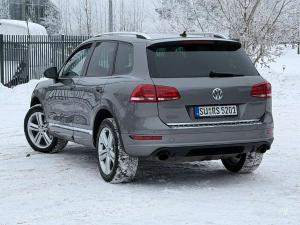 Pelēks Volkswagen Touareg 2014 Jonava, ar dzinēja tilpumu 2.97 L un nobraukumu 288 tūkst. km par 12999 €, foto 5 vietnē AUTOMOTO.COM.LV