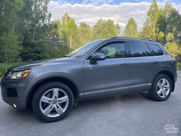 Pelēks Volkswagen Touareg 2014 Plungė, ar dzinēja tilpumu 3.60 L un nobraukumu 310 tūkst. km par 6800 €, foto 3 vietnē AUTOMOTO.COM.LV