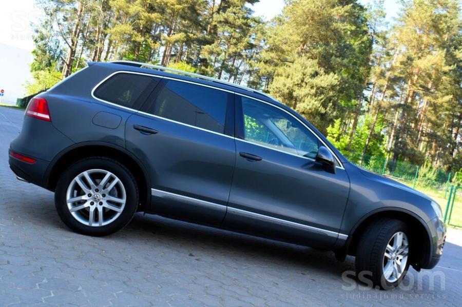 Pelēks Volkswagen Touareg 2014 Rīga, ar dzinēja tilpumu 3.00 L un nobraukumu 269 tūkst. km par 14500 €, foto 1 vietnē AUTOMOTO.COM.LV