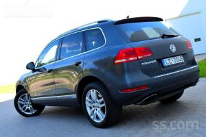 Pelēks Volkswagen Touareg 2014 Rīga, ar dzinēja tilpumu 3.00 L un nobraukumu 269 tūkst. km par 14500 €, foto 6 vietnē AUTOMOTO.COM.LV