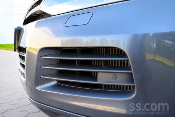 Grey Volkswagen Touareg 2014 in Riga, with an engine capacity of 3.00 L and mileage of 269 thousand km for 14500 €, photo 10 on AUTOMOTO.COM.LV